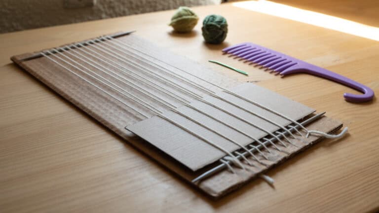 How to Make a Cardboard Loom - Toymaking Magic